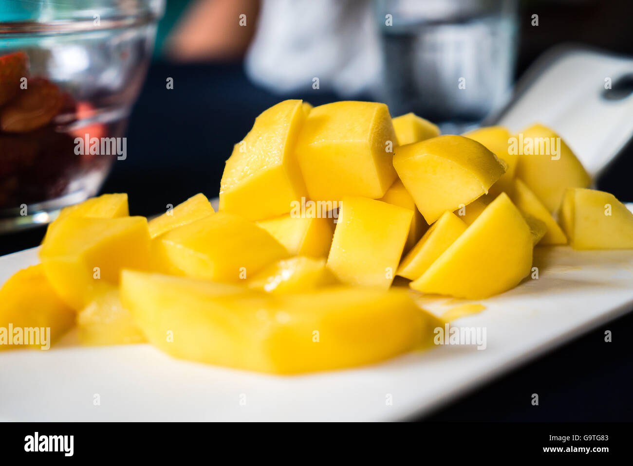Yellow mango thai fruit favorite Stock Photo - Alamy