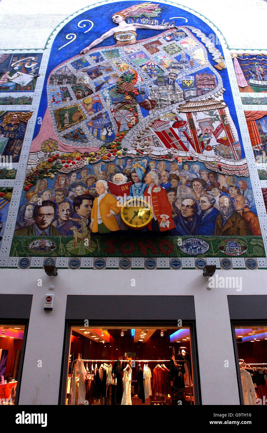 Spirit of soho mural hi-res stock photography and images - Alamy