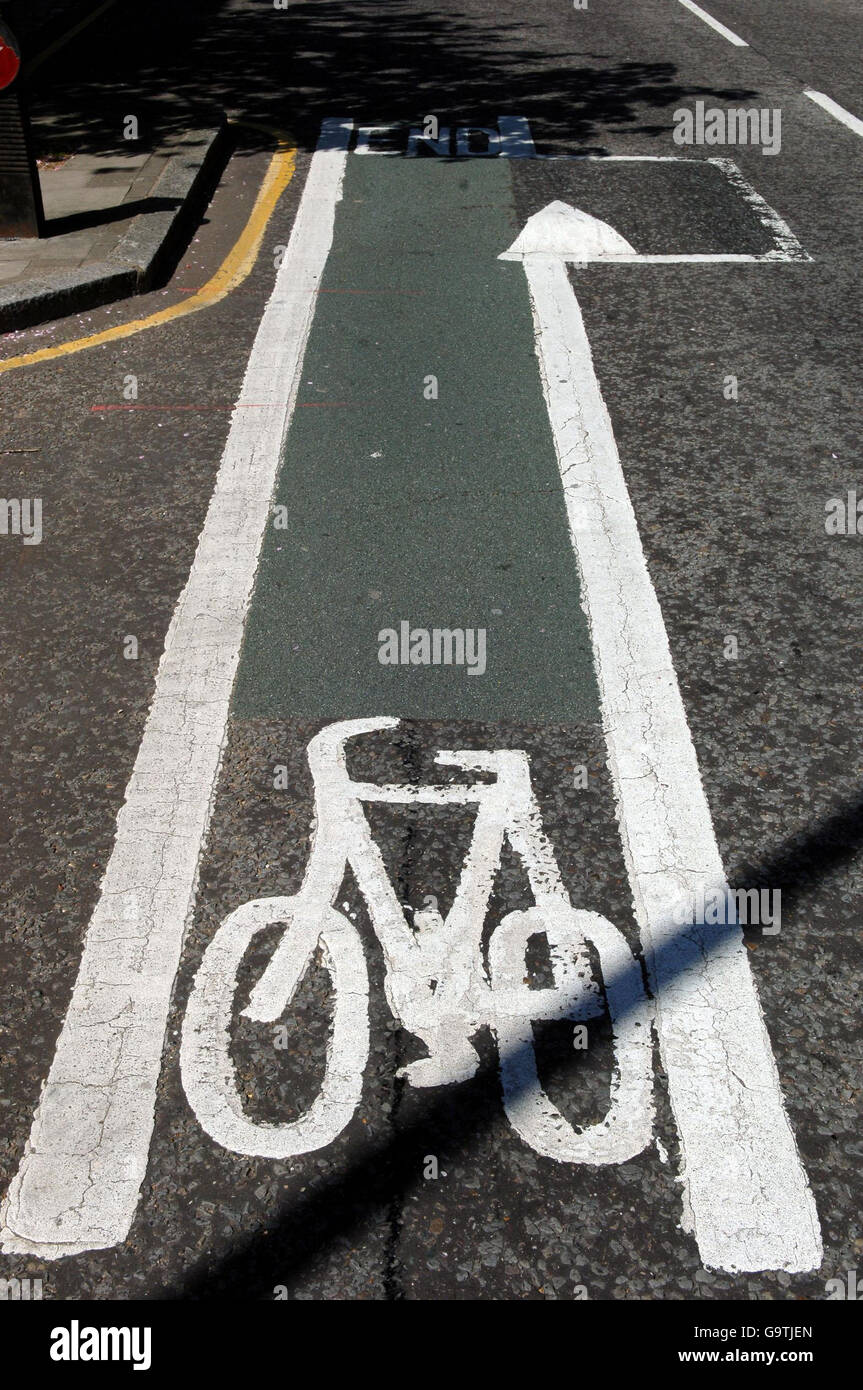 15 foot cycle lane. A 15 feet long cycle lane on Oval Road in Camden ...