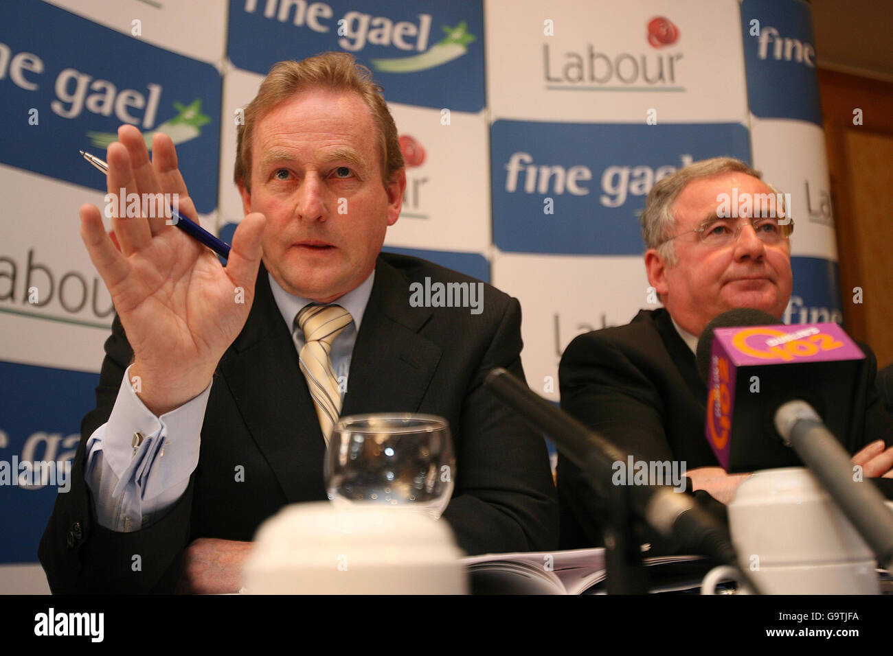 Fine gael logo hi-res stock photography and images - Alamy