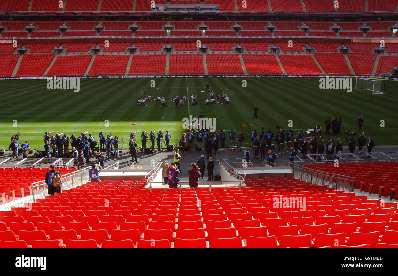 Soccer - UEFA European Championship 2008 Qualifying - Group E - Israel ...