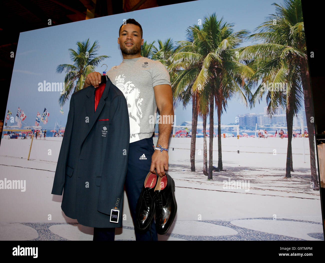 Boxer joe joyce behind scenes hi-res stock photography and images - Alamy