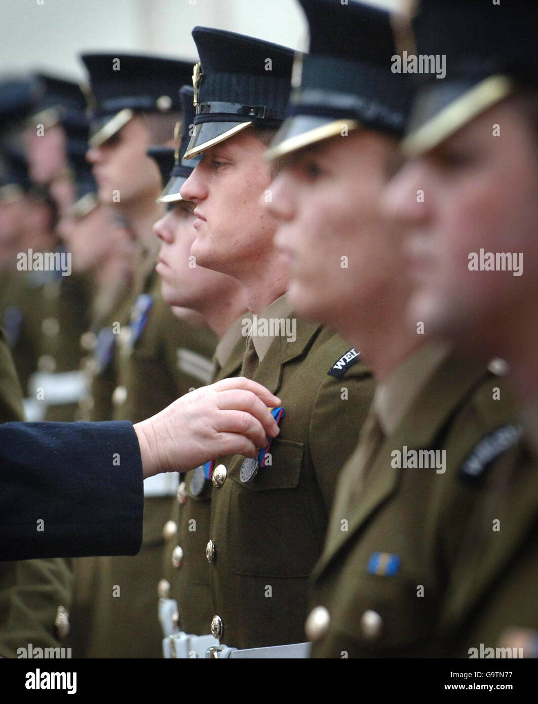 In uniform of the welsh guards hi-res stock photography and images - Alamy