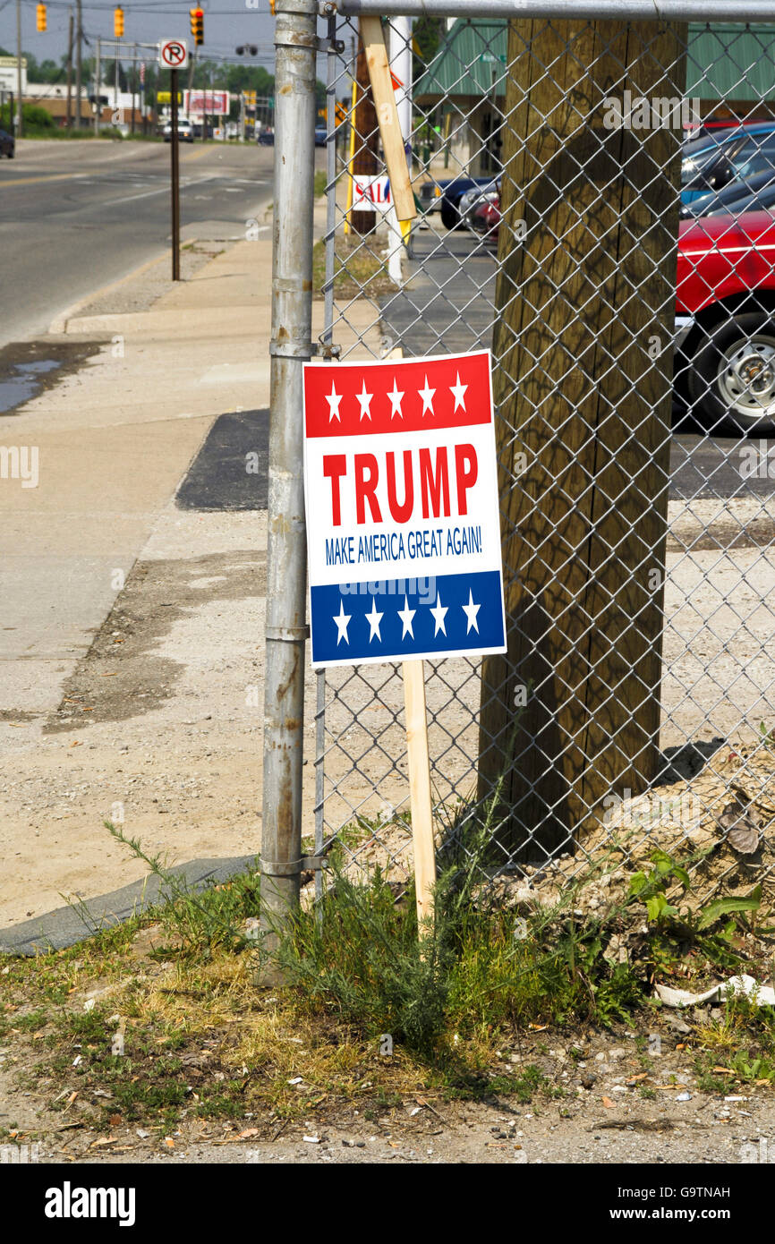A banner in Detroit Michigan supporting Donald Trump for the 2016 ...