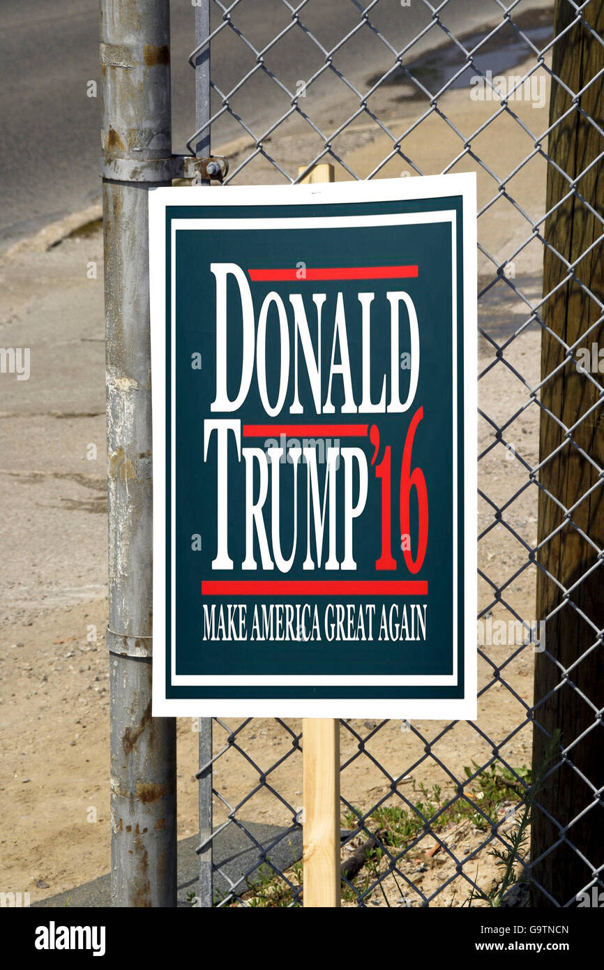 A banner in Detroit Michigan supporting Donald Trump for the 2016 ...