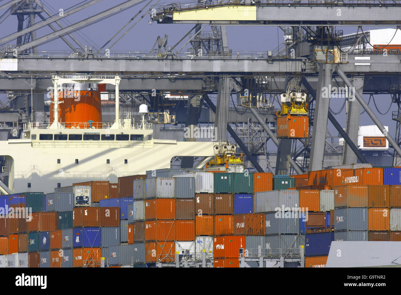 Cargo southampton container terminal hi-res stock photography and ...