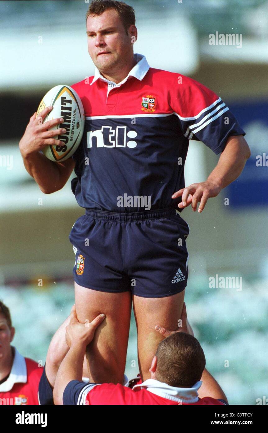 Jeremy davidson lions hi-res stock photography and images - Alamy