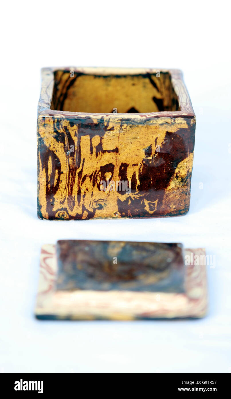 Ceramic pot pottery ceramic square box with lid Stock Photo - Alamy