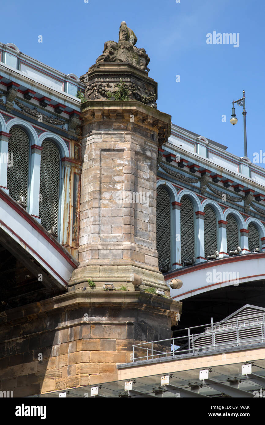 Waverley bridge hi-res stock photography and images - Alamy