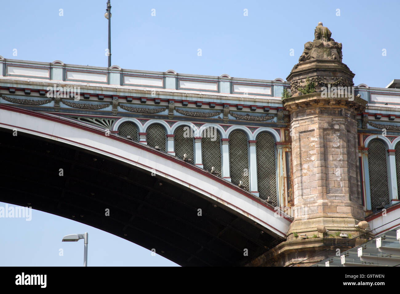 Waverley bridge hi-res stock photography and images - Alamy