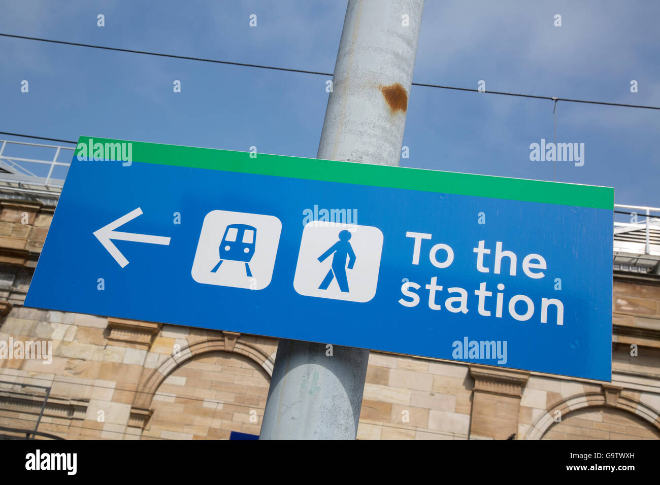 Station direction sign hi-res stock photography and images - Alamy