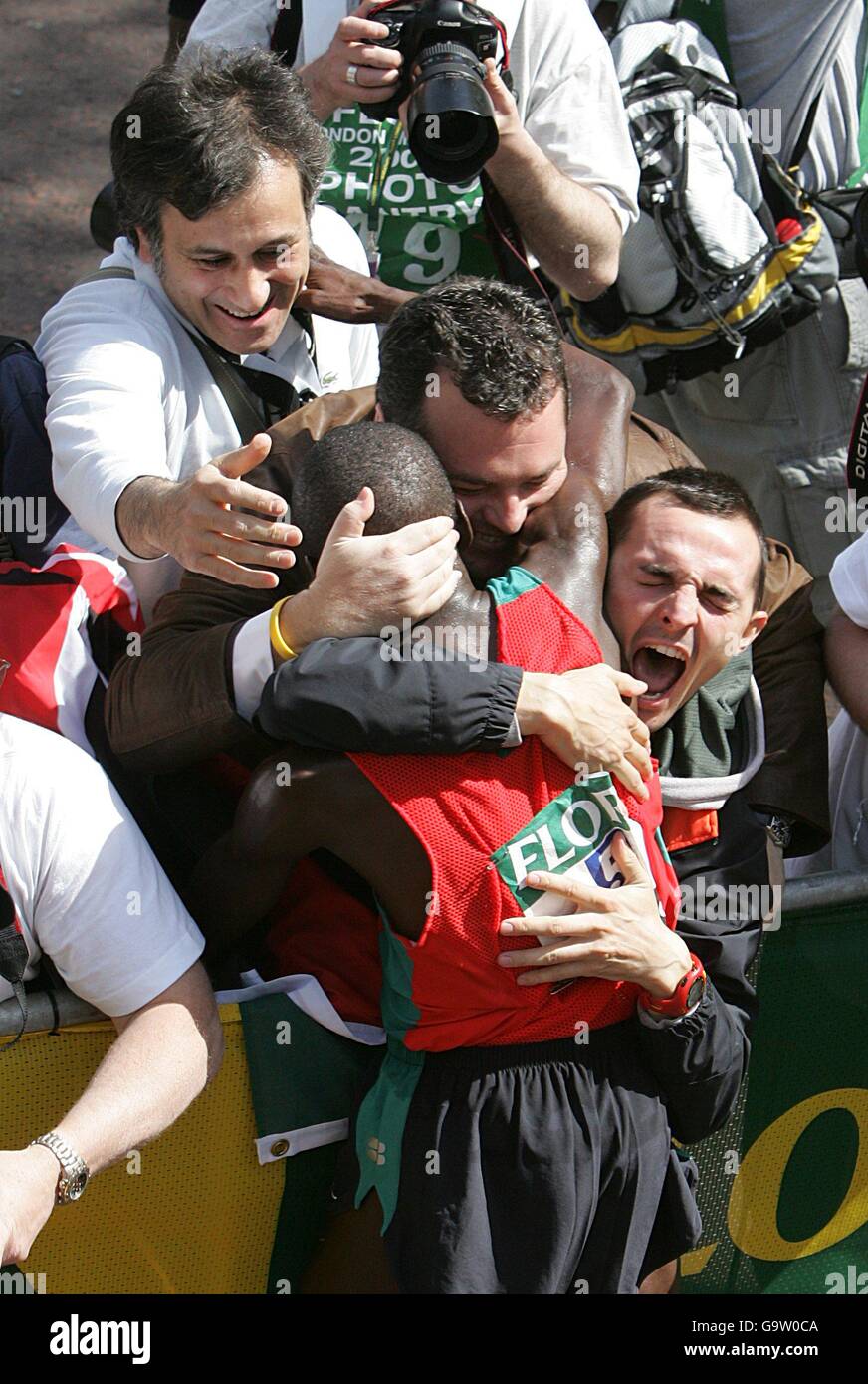 London Flora Marathon 2007. Kenya's Martin Lel celebrates wining the ...