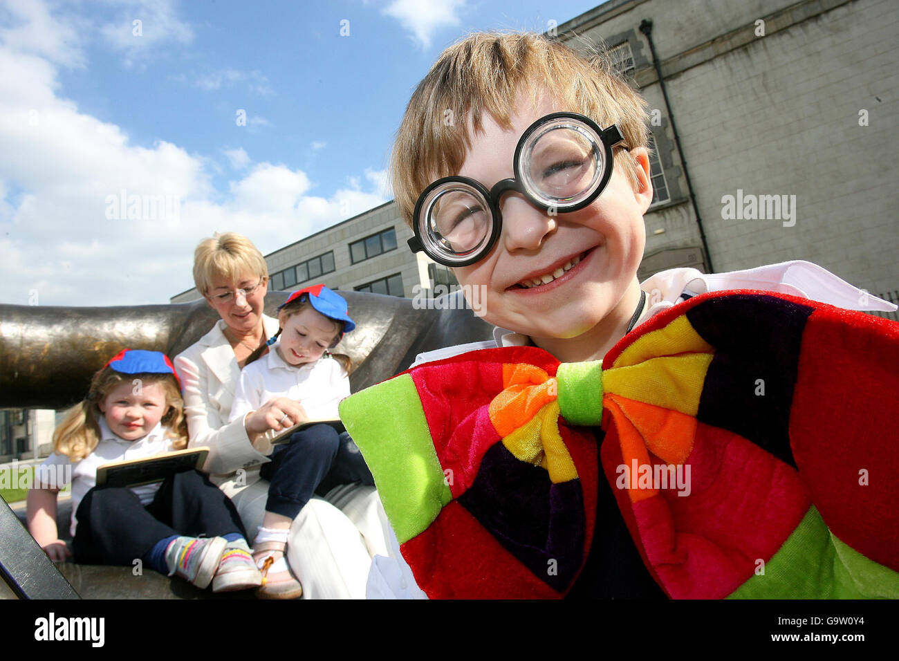 Minister for Education and Science Mary Hanafin TD with four year olds ...