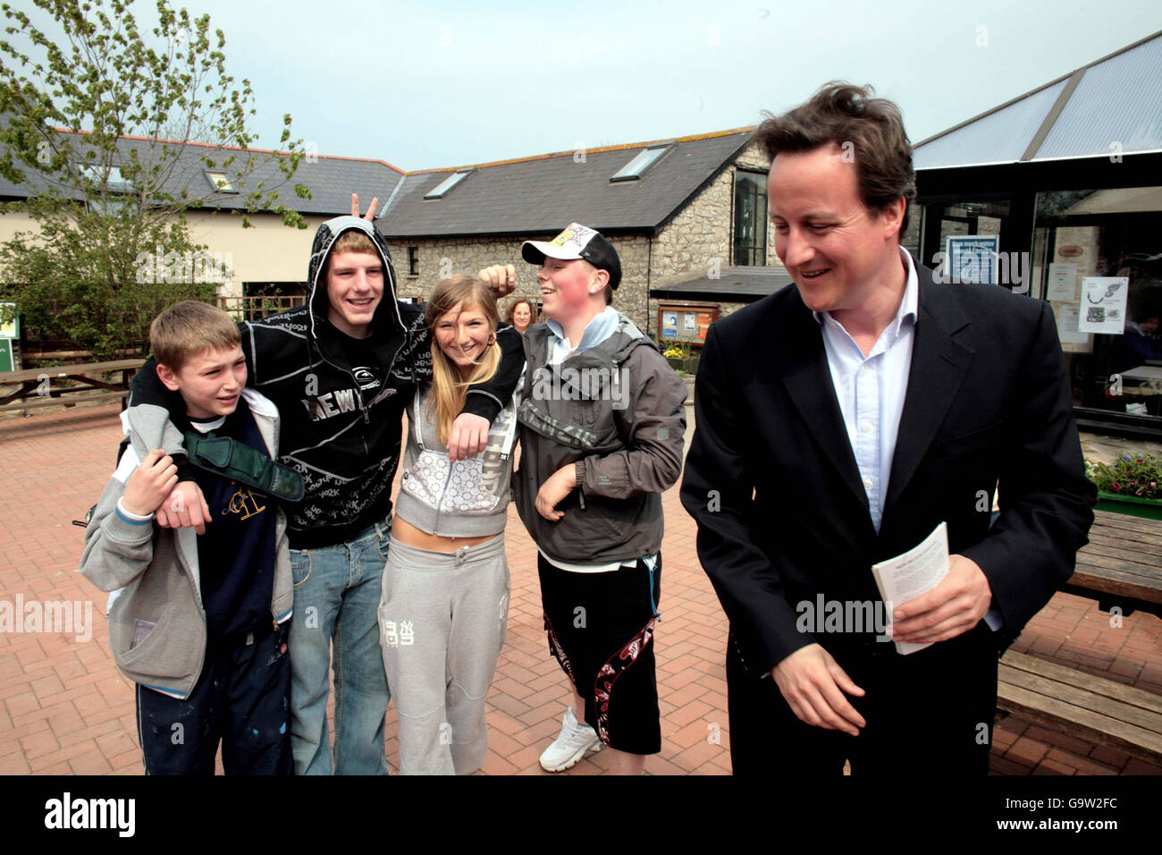 Leader conservative party david cameron meets youths amelia trust farm ...