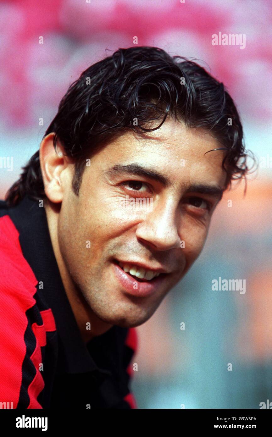 Soccer - Amsterdam Tournament - Valencia v AC Milan. Manuel Rui Costa ...