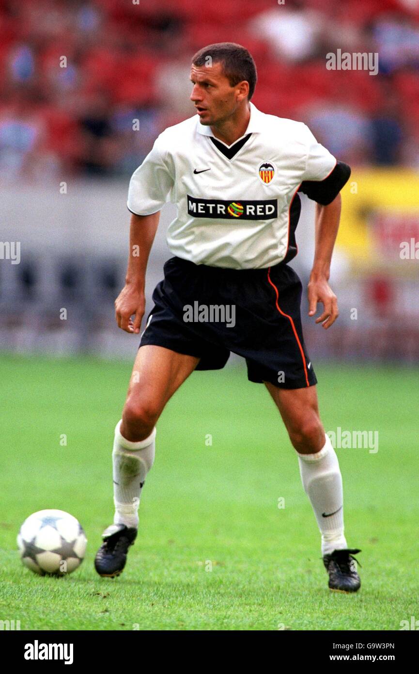 Soccer - Amsterdam Tournament - Valencia v AC Milan. Miroslav Djukic ...