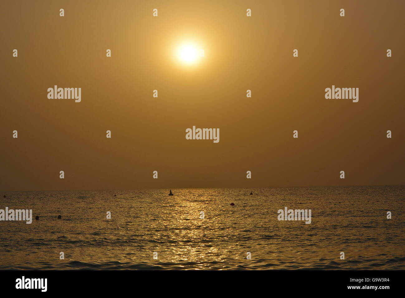 Dubai sun hi-res stock photography and images - Alamy