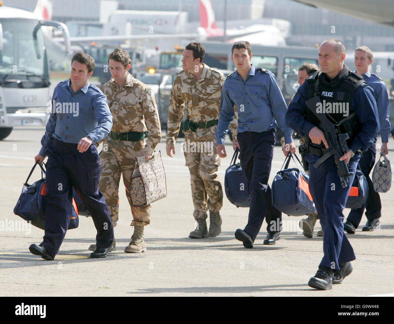 Sailors return home Stock Photo - Alamy