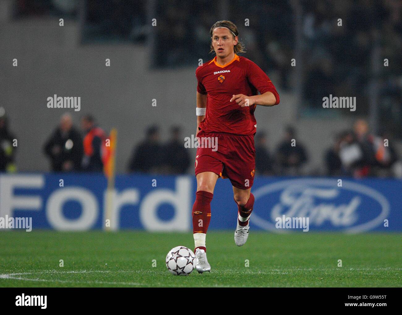 Soccer - UEFA Champions League - Quarter Final - First Leg - Roma v ...