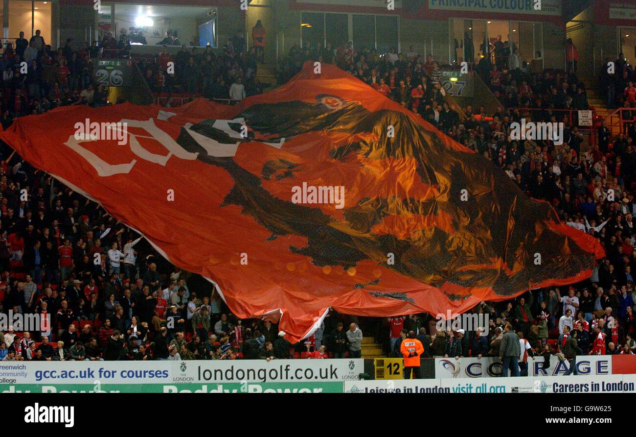 Charlton athletic flag in the stands hi-res stock photography and ...