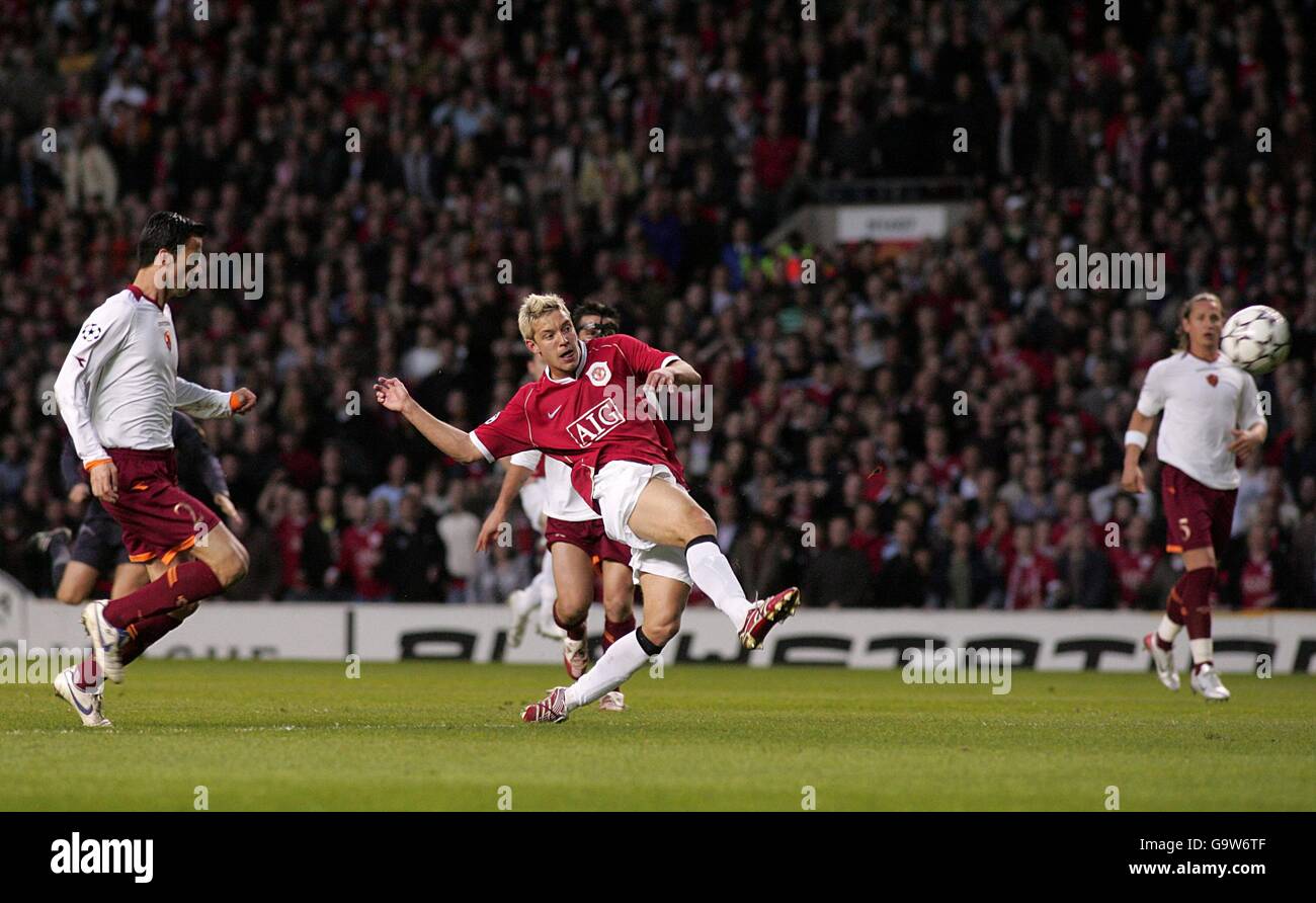 Old trafford alan smith hi-res stock photography and images - Alamy