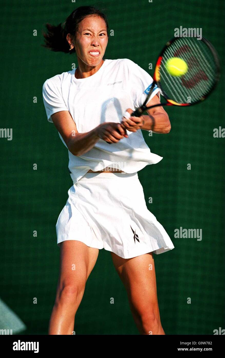 Tennis - Wimbledon Championships - First Round. Janet Lee Stock Photo ...