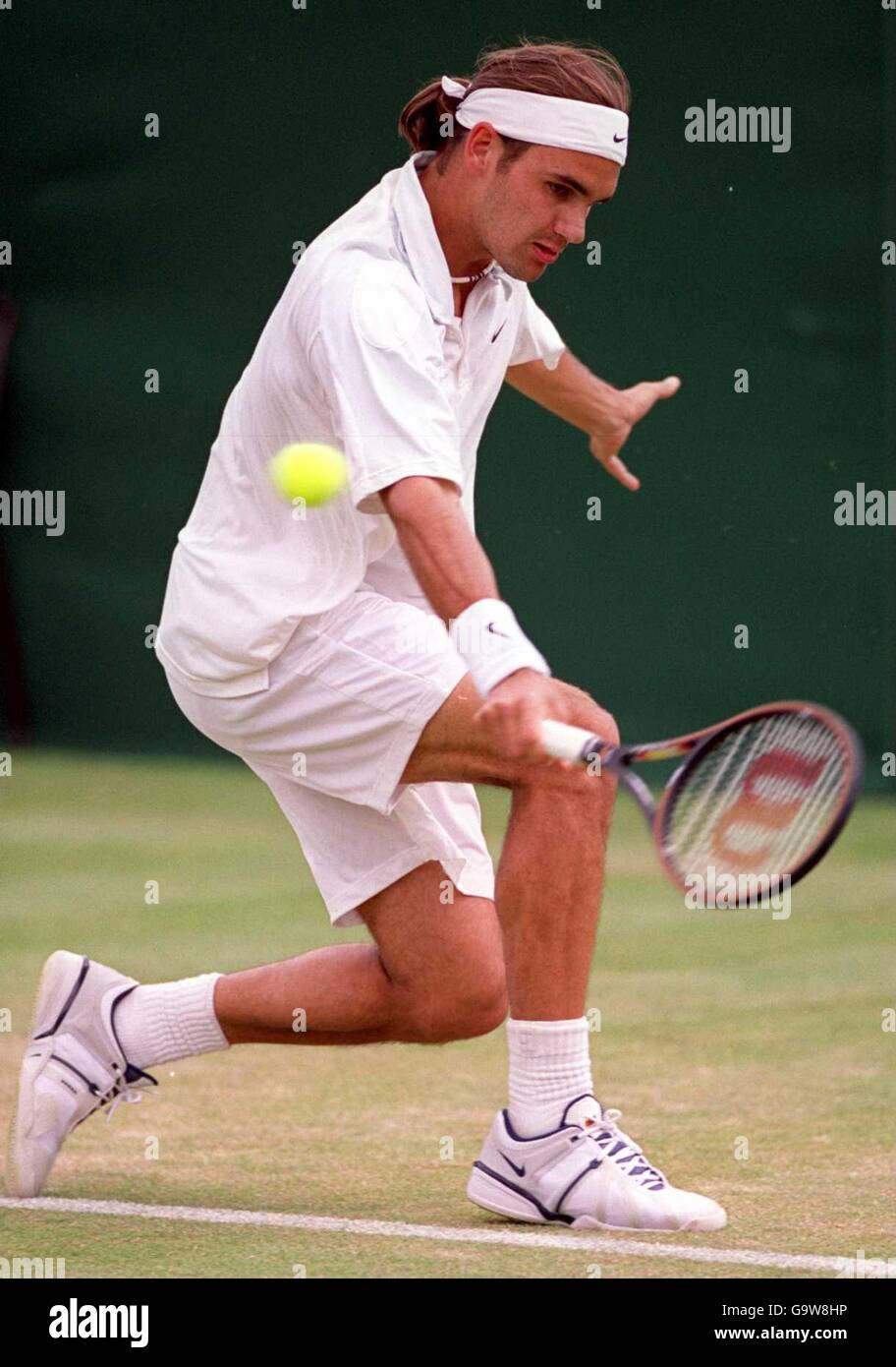 Tennis, Wimbledon 2001, Third Round. Roger Federer Stock Photo - Alamy