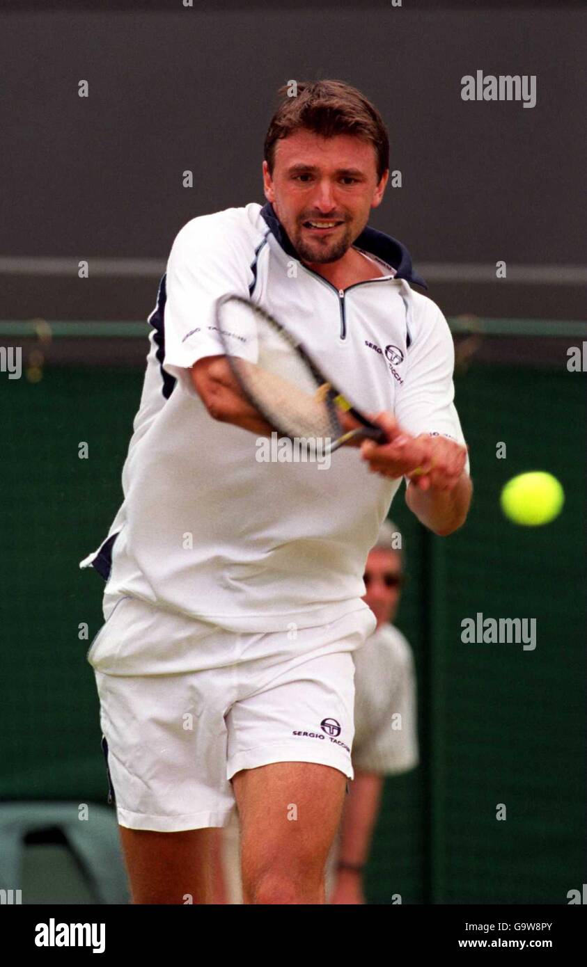 Goran ivanisevic wimbledon 2001 hi-res stock photography and images - Alamy