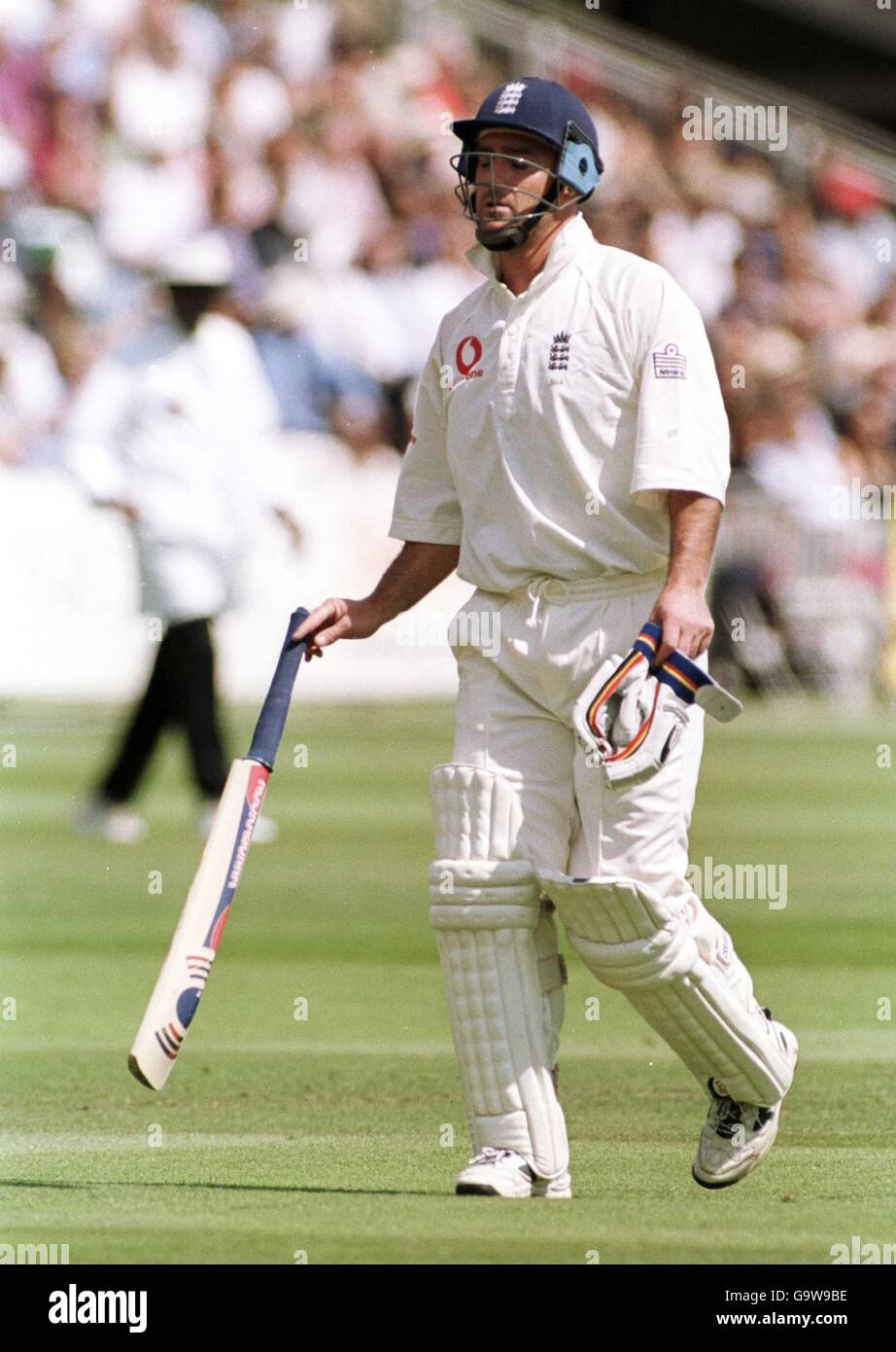 Graham mcgrath hi-res stock photography and images - Alamy