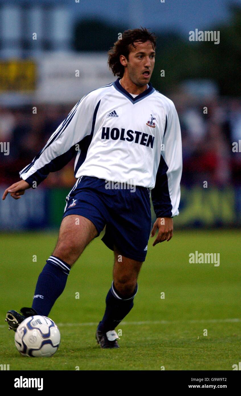Tottenham hotspurs mauricio taricco hi-res stock photography and images ...