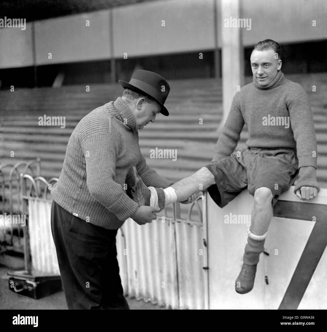 English divsion two hi-res stock photography and images - Alamy