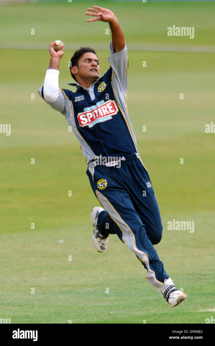 Cricket - Friends Provident Trophy - South Group - Surrey Brown Caps v ...