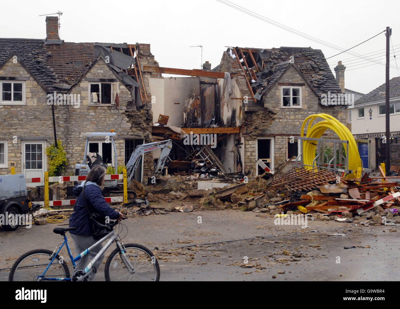 Gas explosion destroys wiltshire house hi-res stock photography and ...