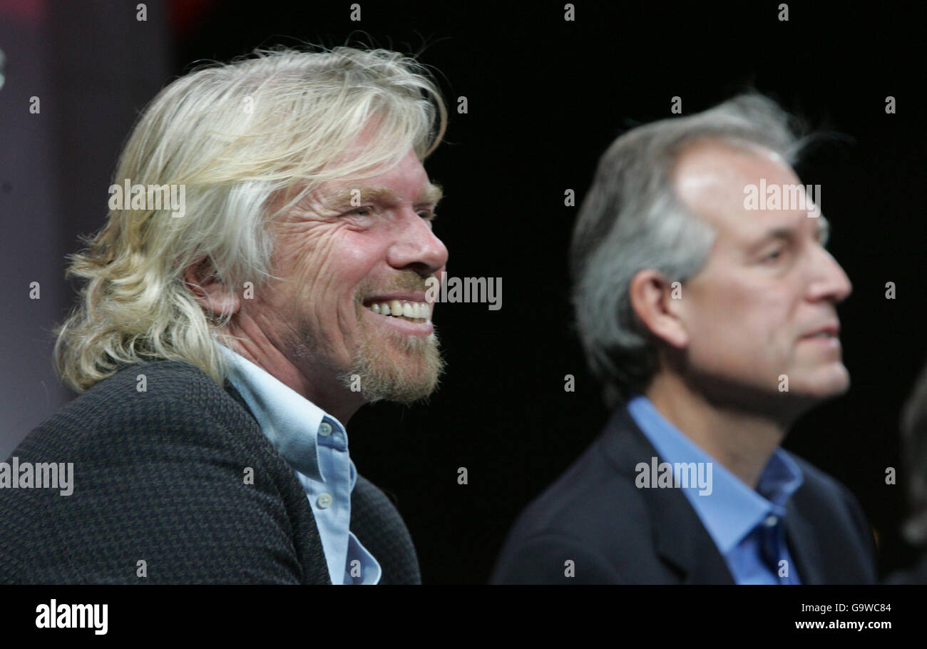 Virgin Atlantic boss Sir Richard Branson (left) and Boeing Chief ...