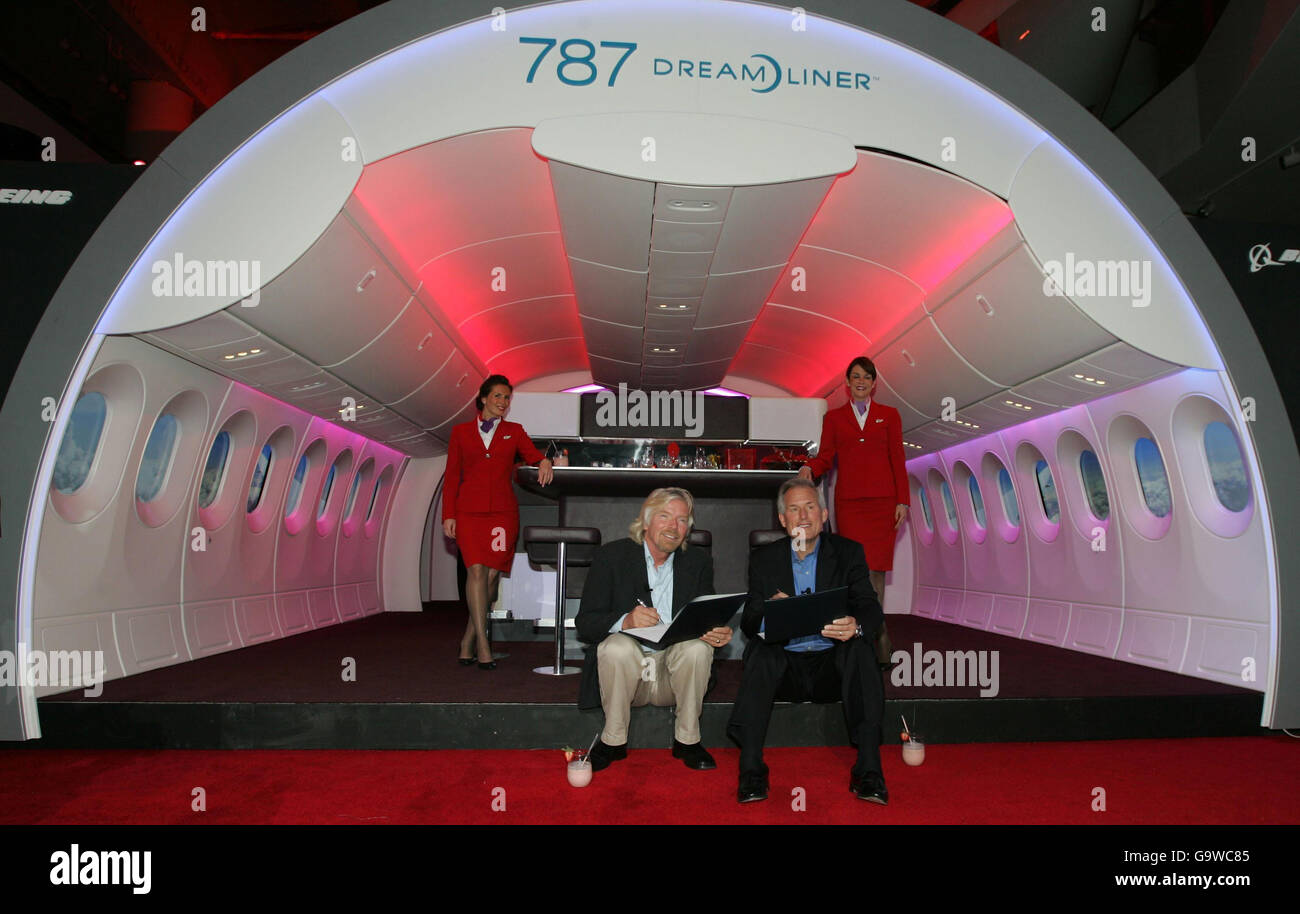 Virgin Atlantic boss Sir Richard Branson (left) and Boeing Chief ...
