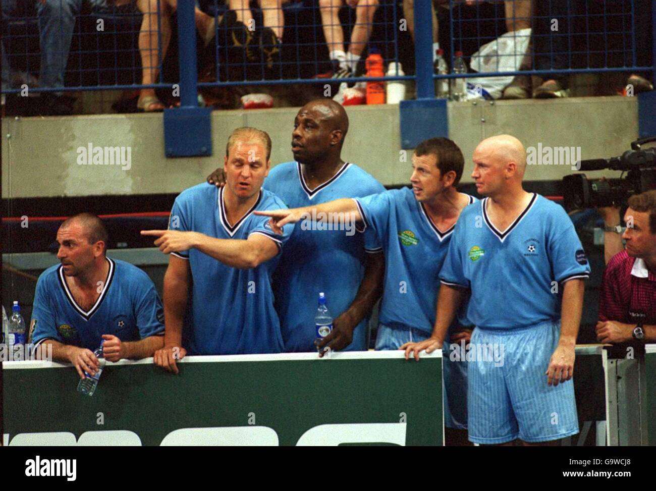 Sidelines soccer players hi-res stock photography and images - Alamy