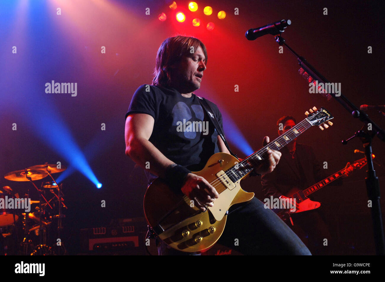 Keith Urban in concert - London Stock Photo - Alamy