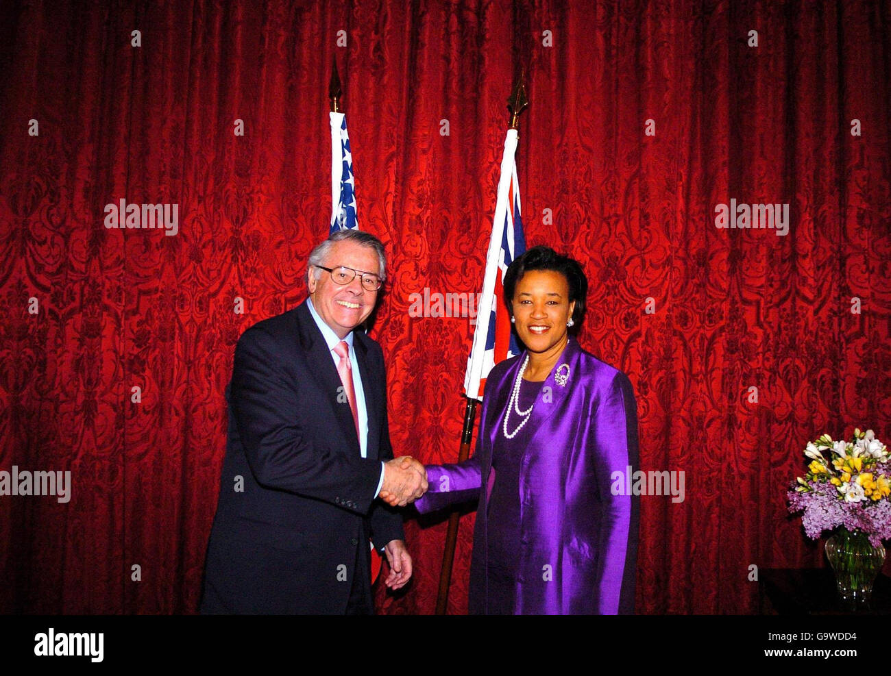 UK/US extradition treaty ratified Stock Photo - Alamy