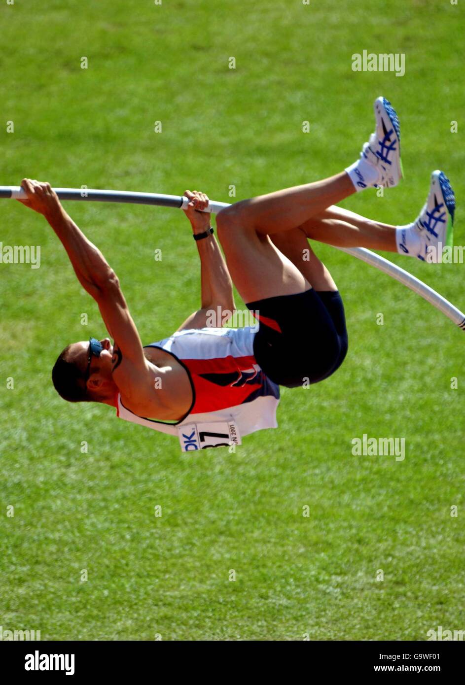 Great Britain's Dean Macey in action in the pole vault of the Mens ...