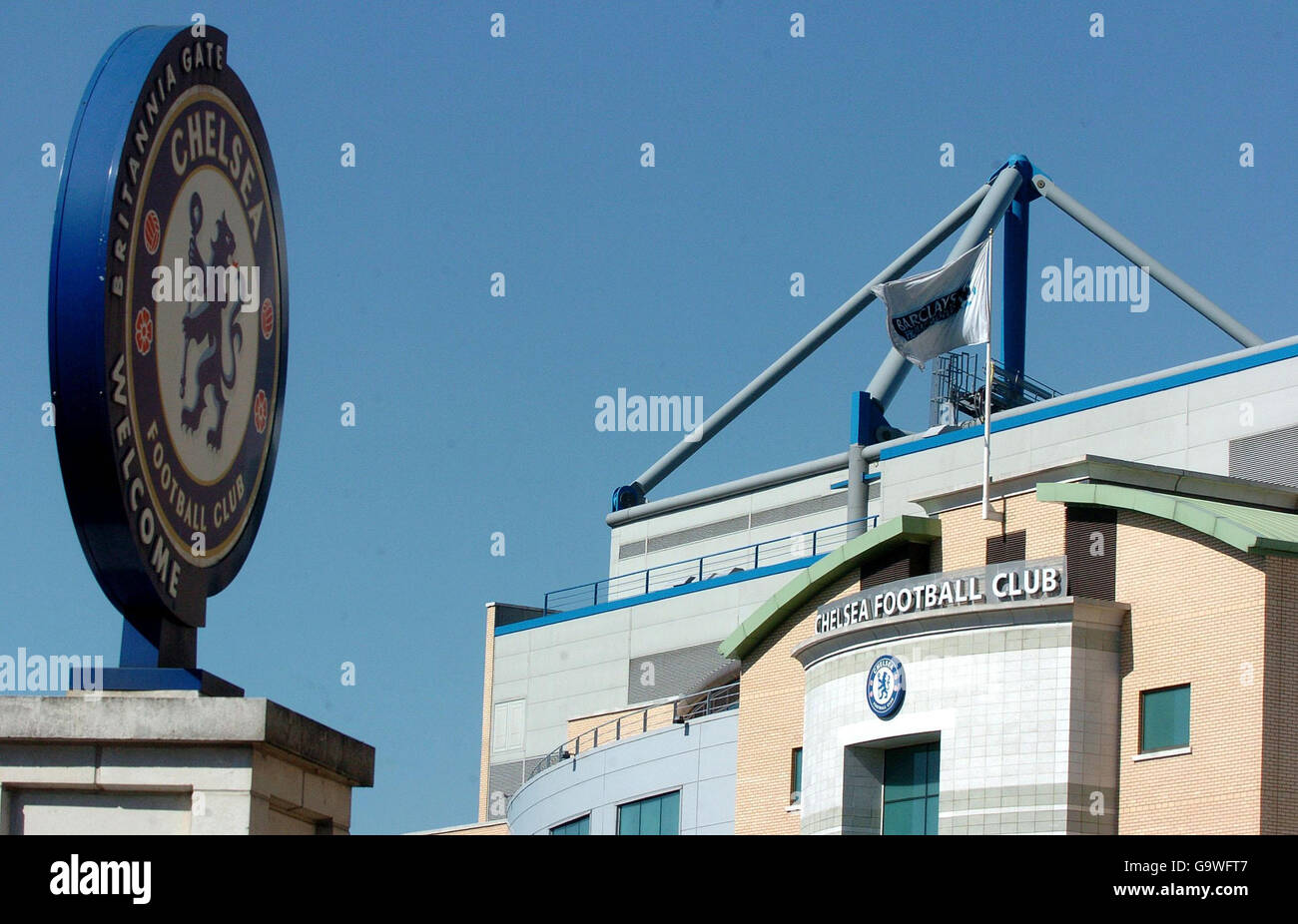 Chelsea football club exterior hi-res stock photography and images - Alamy