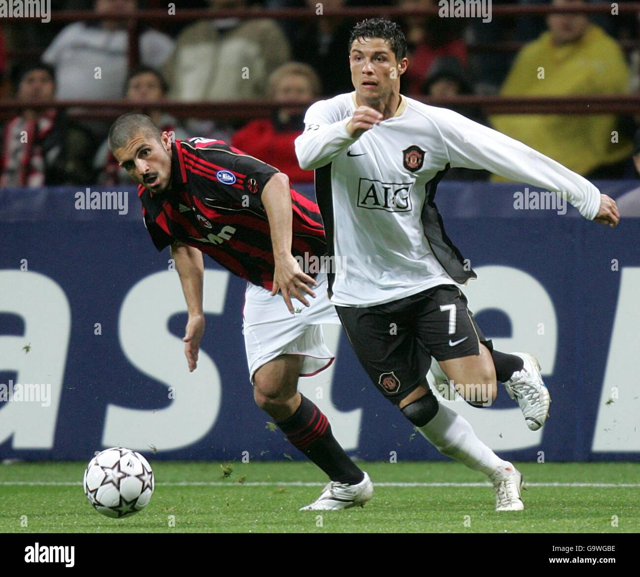 Manchester united and gennaro gattuso hi-res stock photography and ...