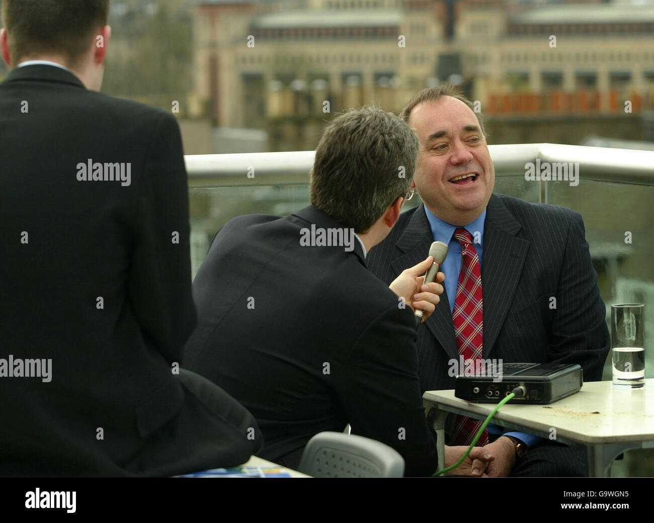 Half length mid top laughing scotland mangrk hi-res stock photography ...