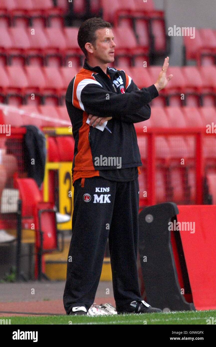 Charlton athletics mark kinsella hi-res stock photography and images ...