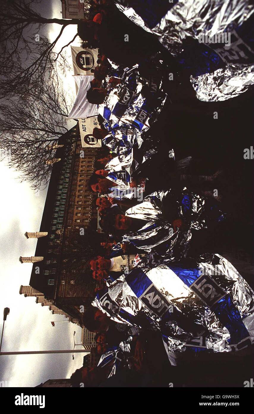 025087 1992 London Marathon. 12-Apr-92, 1992 London Marathon Stock ...