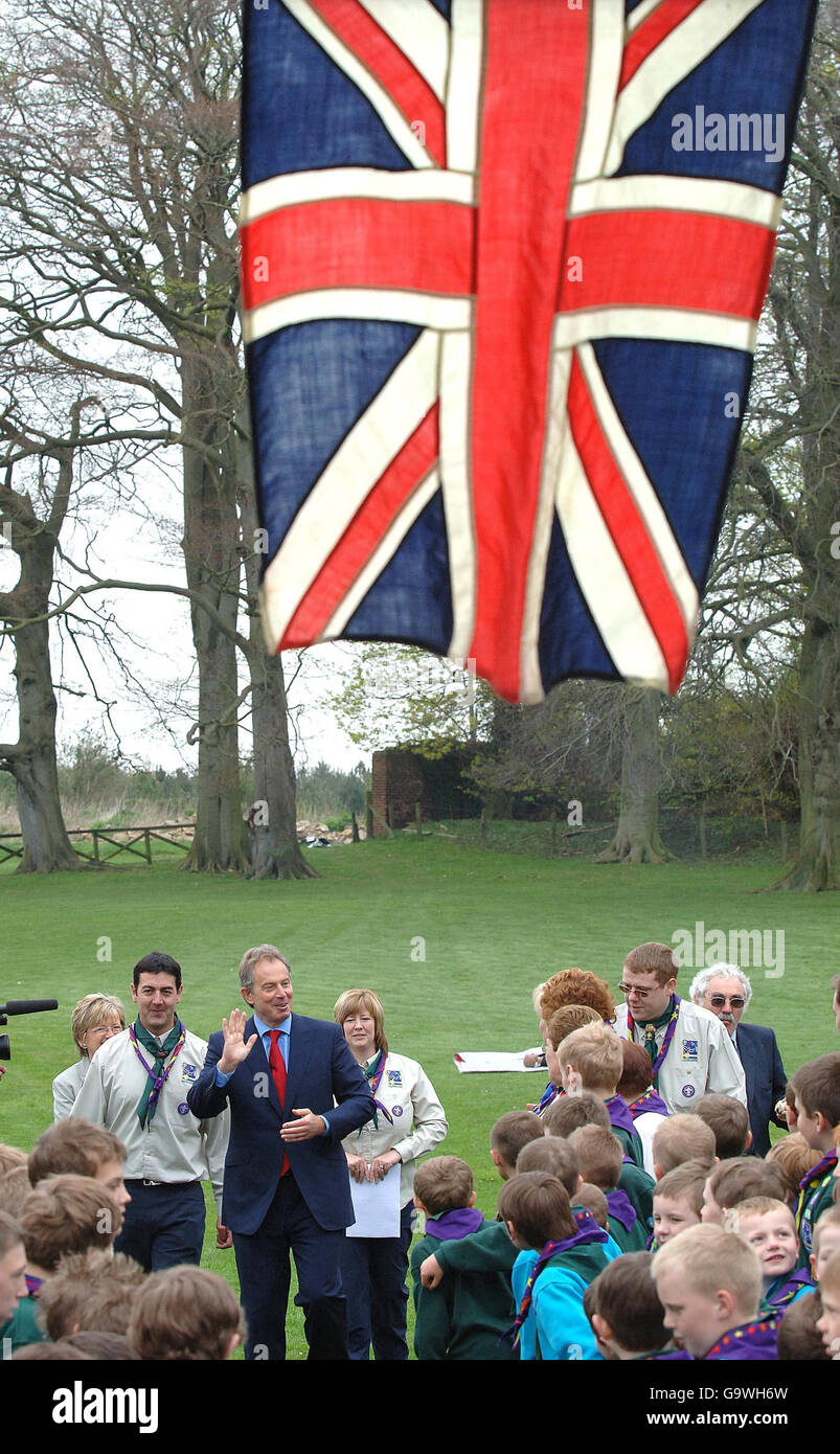 Blair meets the 2nd Bishop Auckland Scouts group Stock Photo - Alamy