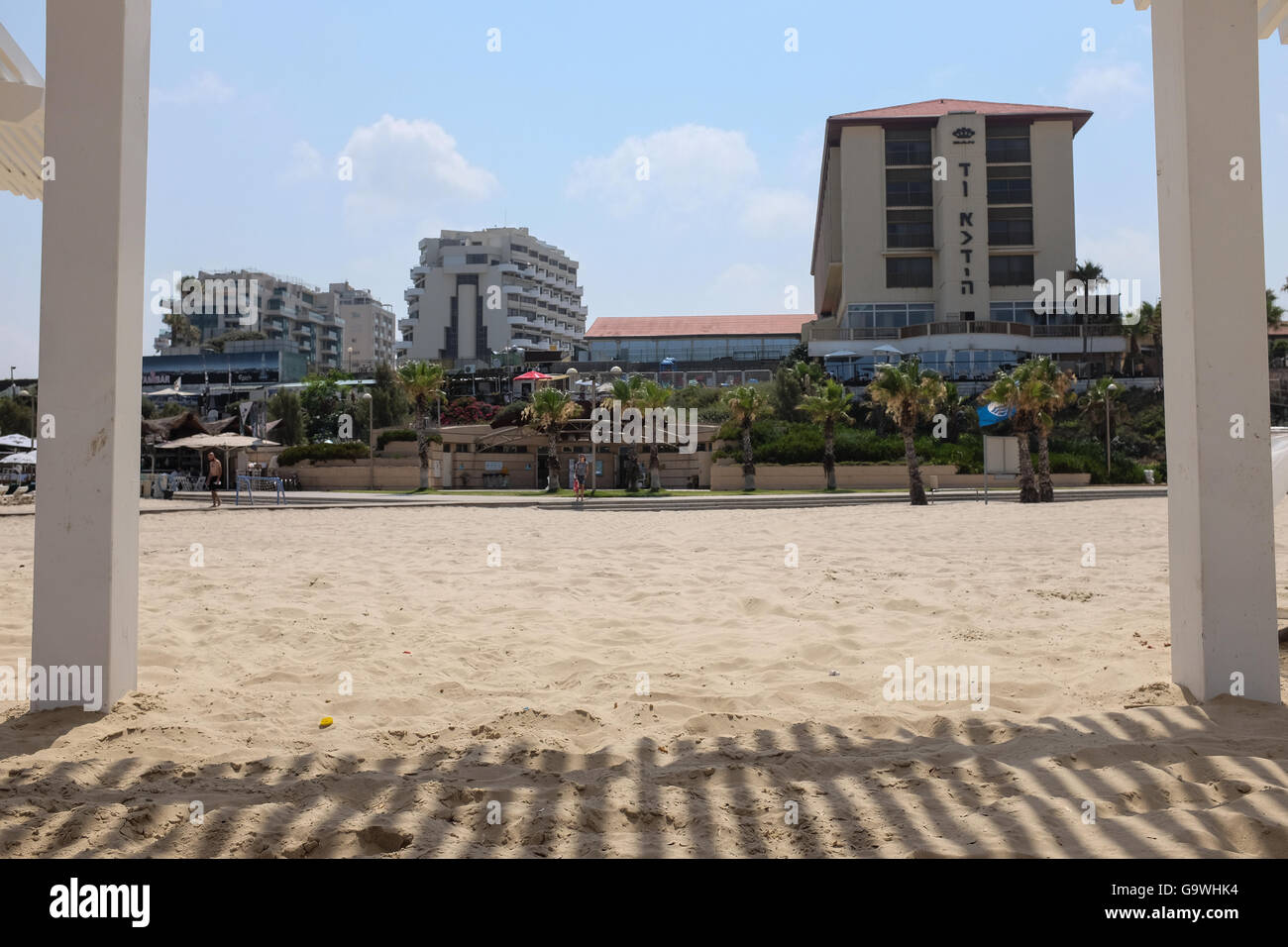 The Dan Accadia luxury hotel on the Herzliya seafront Stock Photo - Alamy