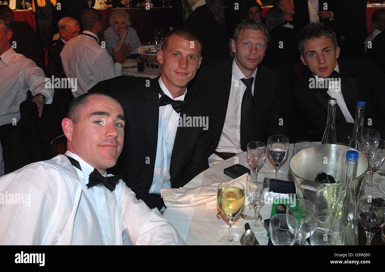 (left to right) Norwich City's Andy Hughes, Reading's Steve Sidwell ...