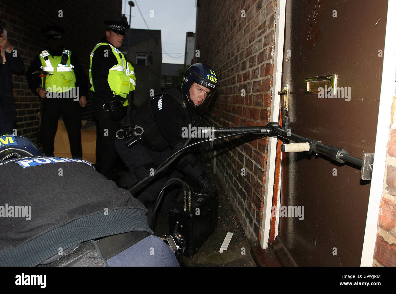 Police in crack cocaine raids Stock Photo - Alamy