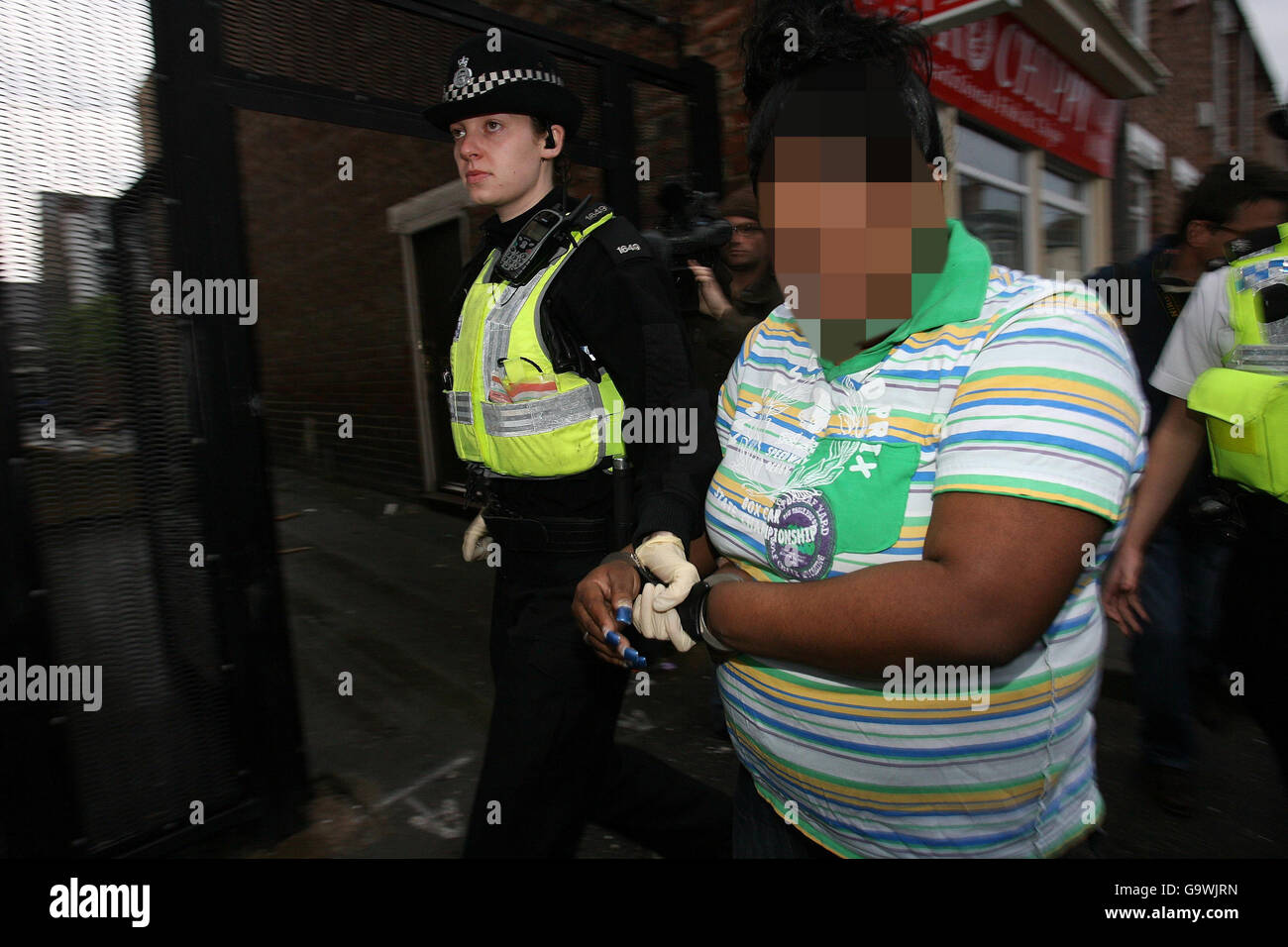Police in crack cocaine raids Stock Photo - Alamy
