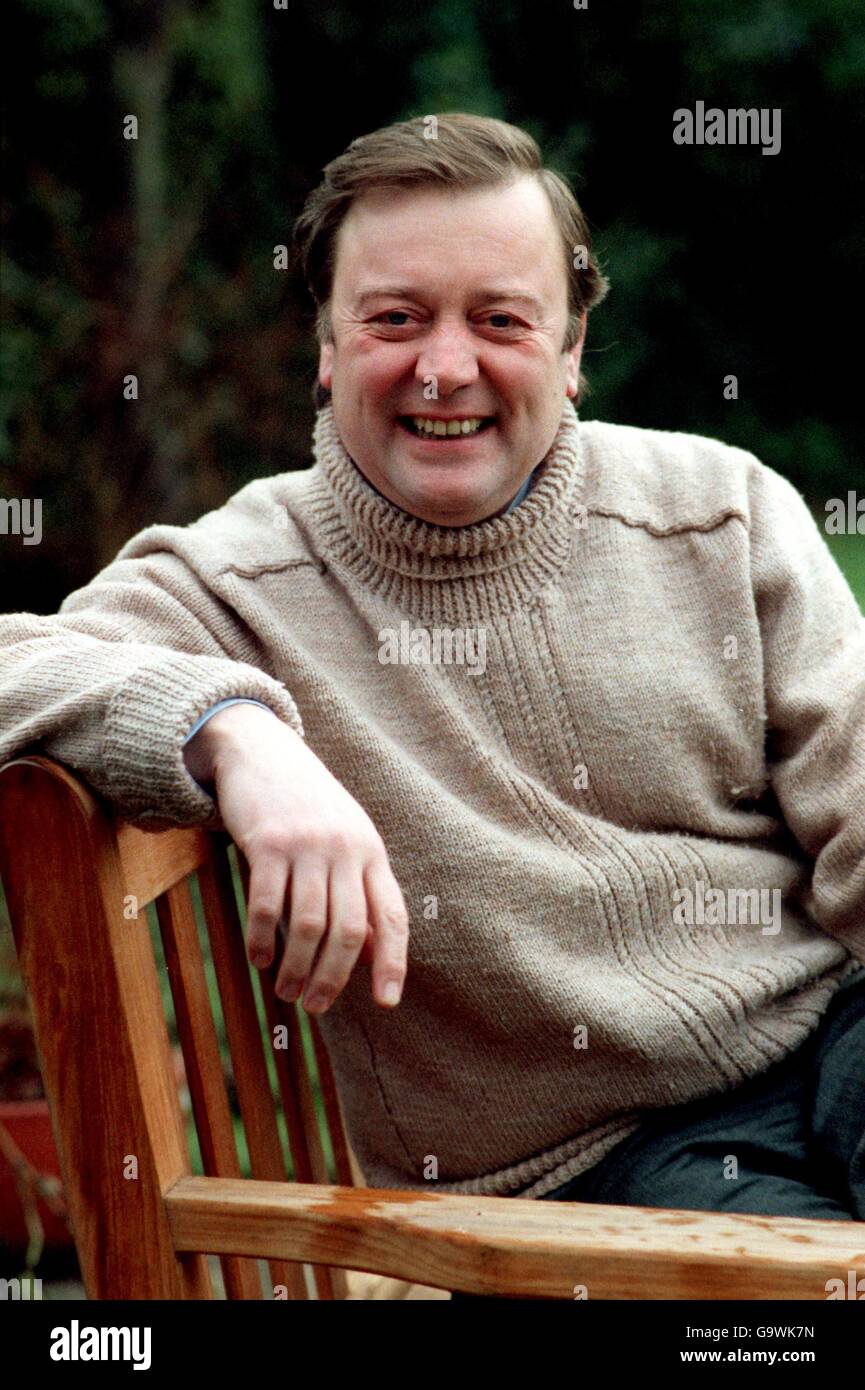 Politics - Ken Clarke. Rushcliffe MP Kenneth Clarke relaxes on a bench ...